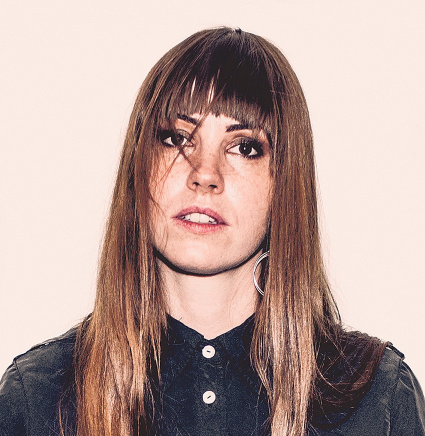 Estamos escuchando: Emma Ruth Rundle · Montalbán Estudio Gráfico ...